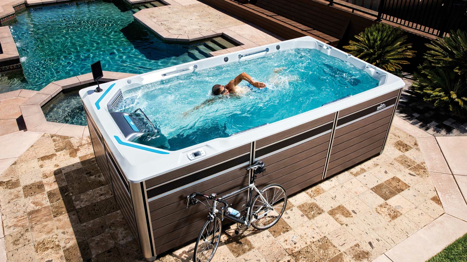 Outdoor Whirlpools winterfest, pflegeleicht, energieeffizient